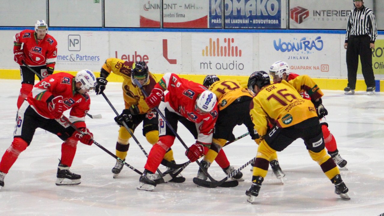 Béčko konečně bodovalo! S Jihlavou padlo po nájezdech | HC Dynamo Pardubice