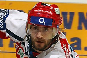 Miroslav Hlinka a Michal Tvrdík prodloužili v Pardubicích | HC Dynamo ...