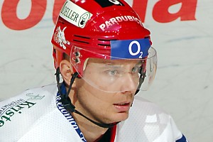 Miroslav Hlinka a Michal Tvrdík prodloužili v Pardubicích | HC Dynamo ...